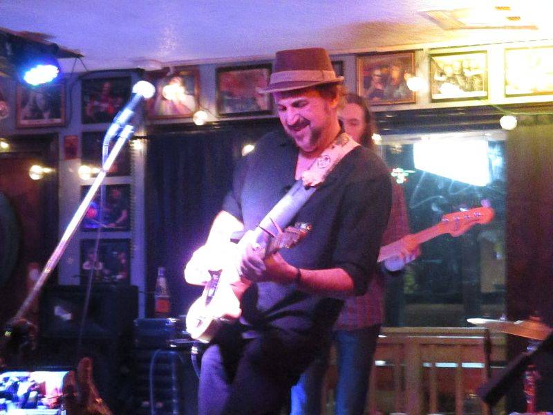 Ted Drozdowski's Scissormen were riveting at Darwin's Saturday Feb. 13 ...