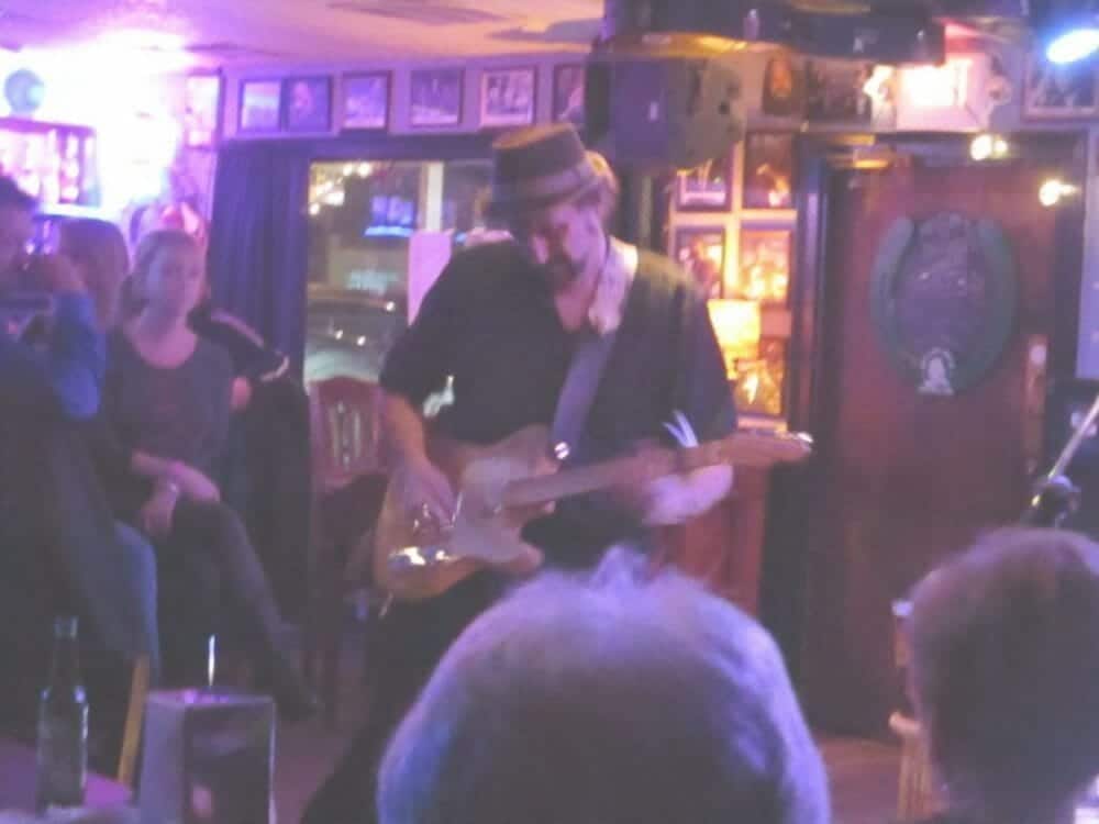Ted Drozdowski's Scissormen were riveting at Darwin's Saturday Feb. 13 ...