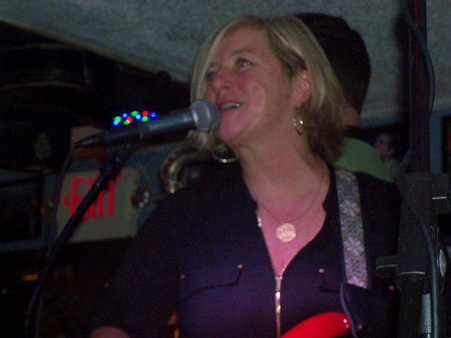 Diane Durrett at Darwin's Blues Club July 15 – Making A Scene!