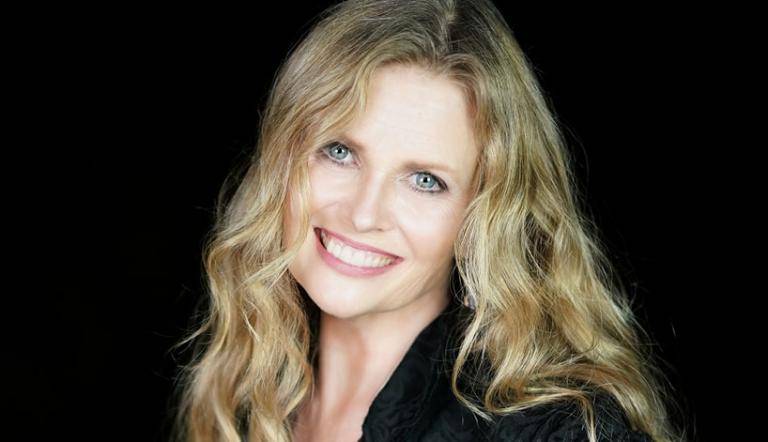 Tierney Sutton is Making a Scene! – Making A Scene!