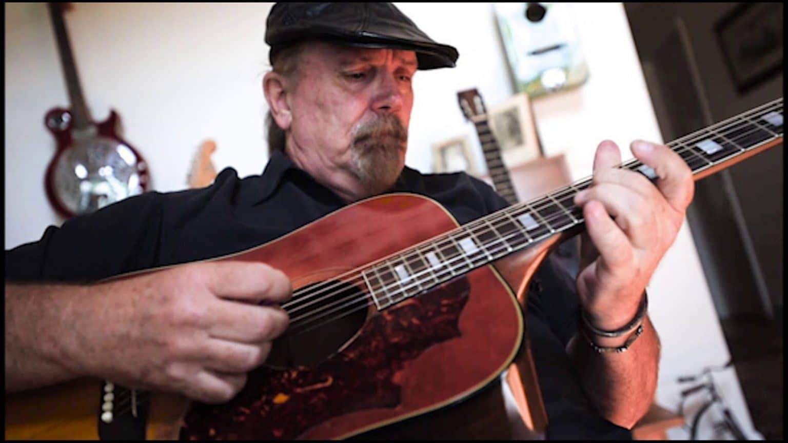 Tas Cru is Making a Scene – Making A Scene!