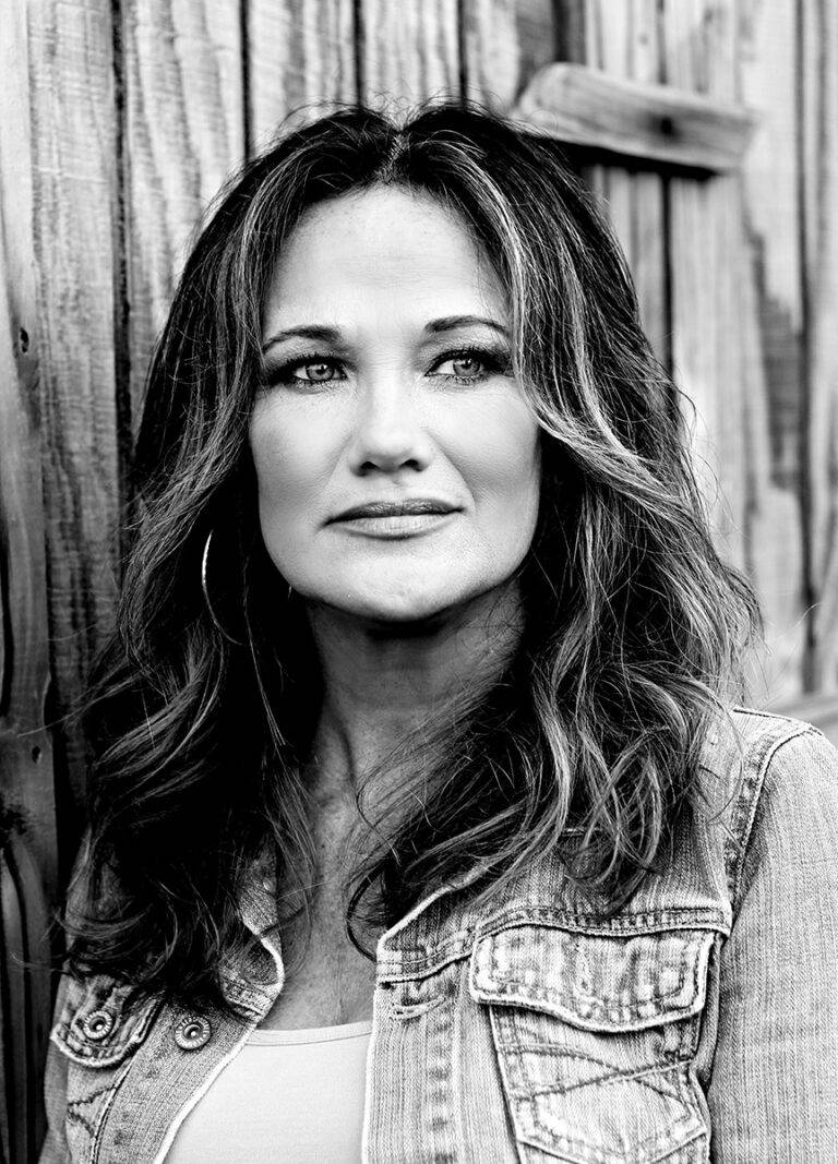 Alecia Nugent Is Making a Scene – Making A Scene!