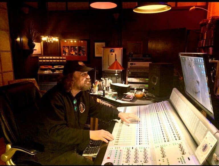 Gerry Casey Interviews Bob Angell – Making A Scene!