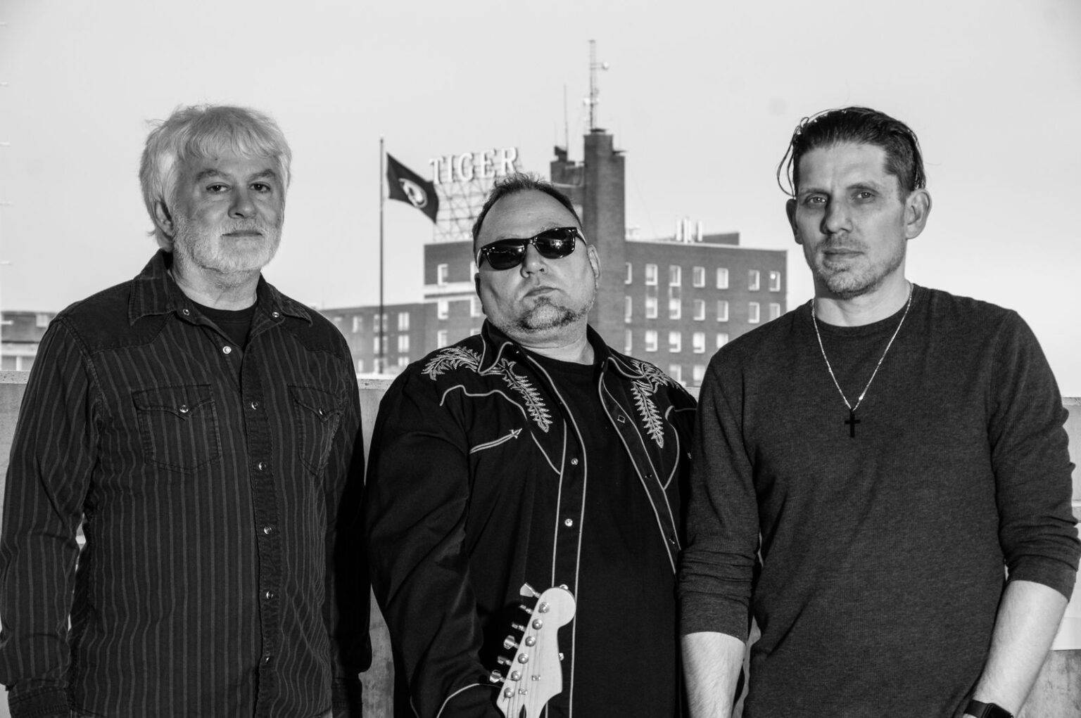 Joe Lewis Band is Making a Scene – Making A Scene!