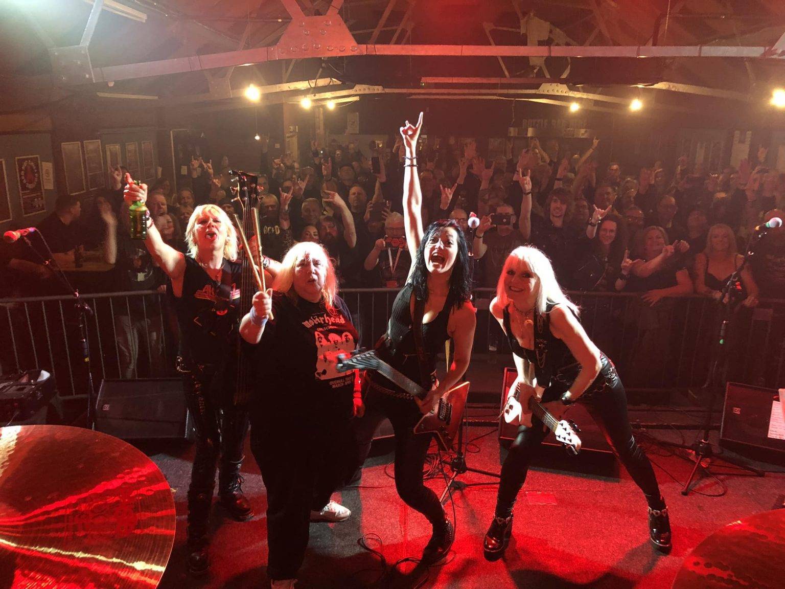 Gerry Casey Interviews Jackie Chambers of Girlschool – Making A Scene!
