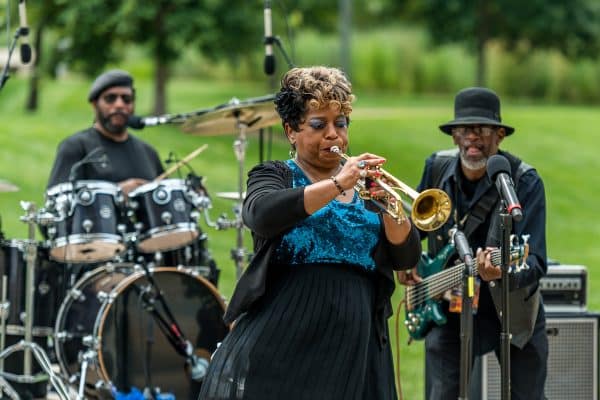 Lady J Huston is Making a Scene – Making A Scene!