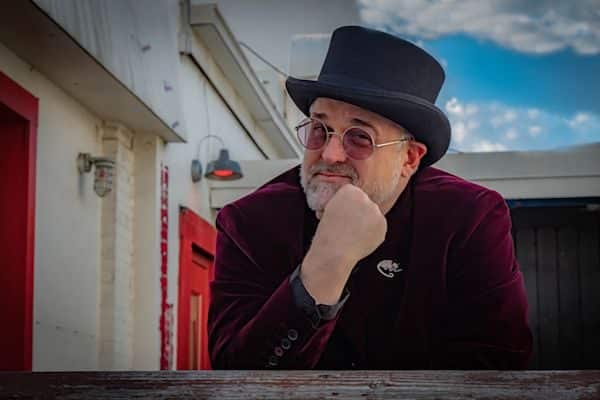 Jubul lee Young is Making a Scene – Making A Scene!